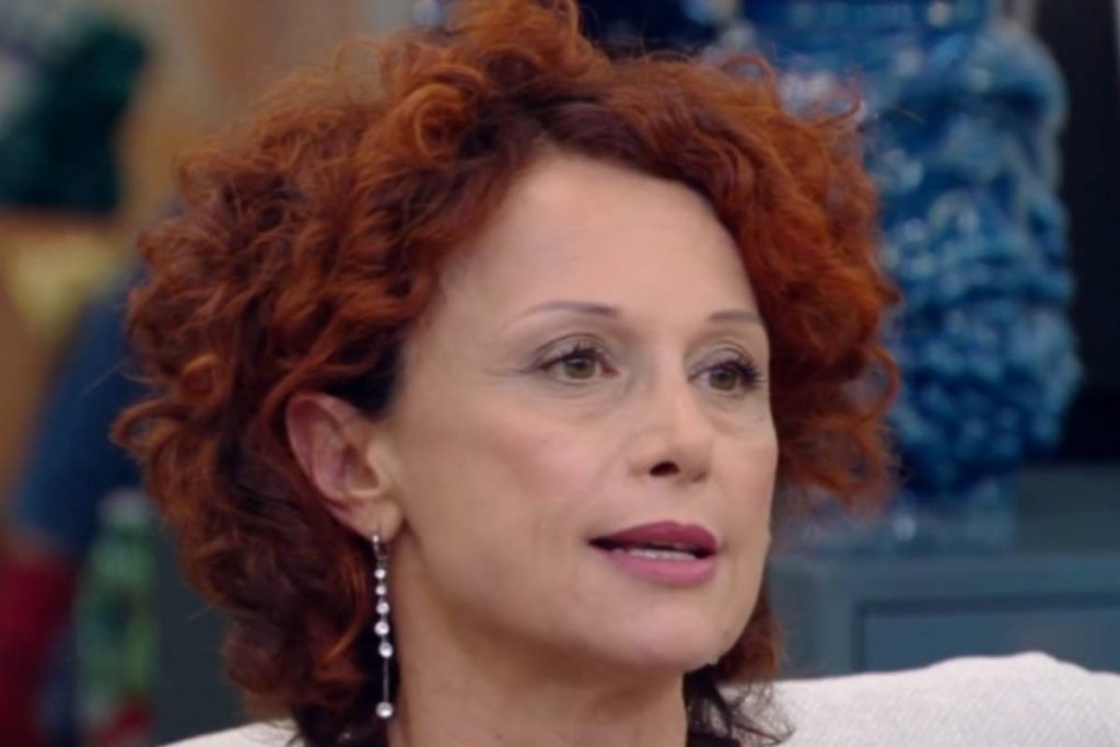 Beatrice Luzzi, vuoi rivederla in Vivere? Qui trovi gratis tutte le ...